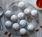 Russian tea cakes | Tesco Real Food