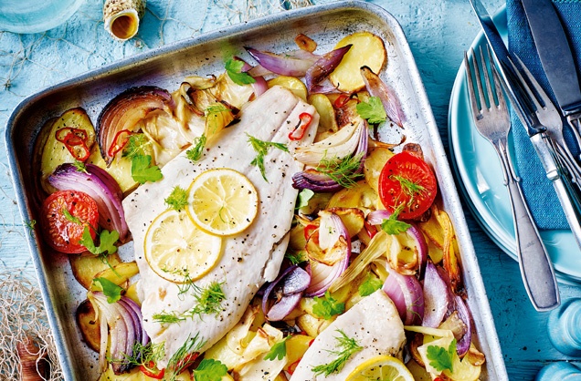 Roasted Plaice with Fennel and Tomatoes | Plaice Recipes | Tesco Real Food