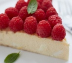 Lemon cheesecake with raspberries | Tesco Real Food